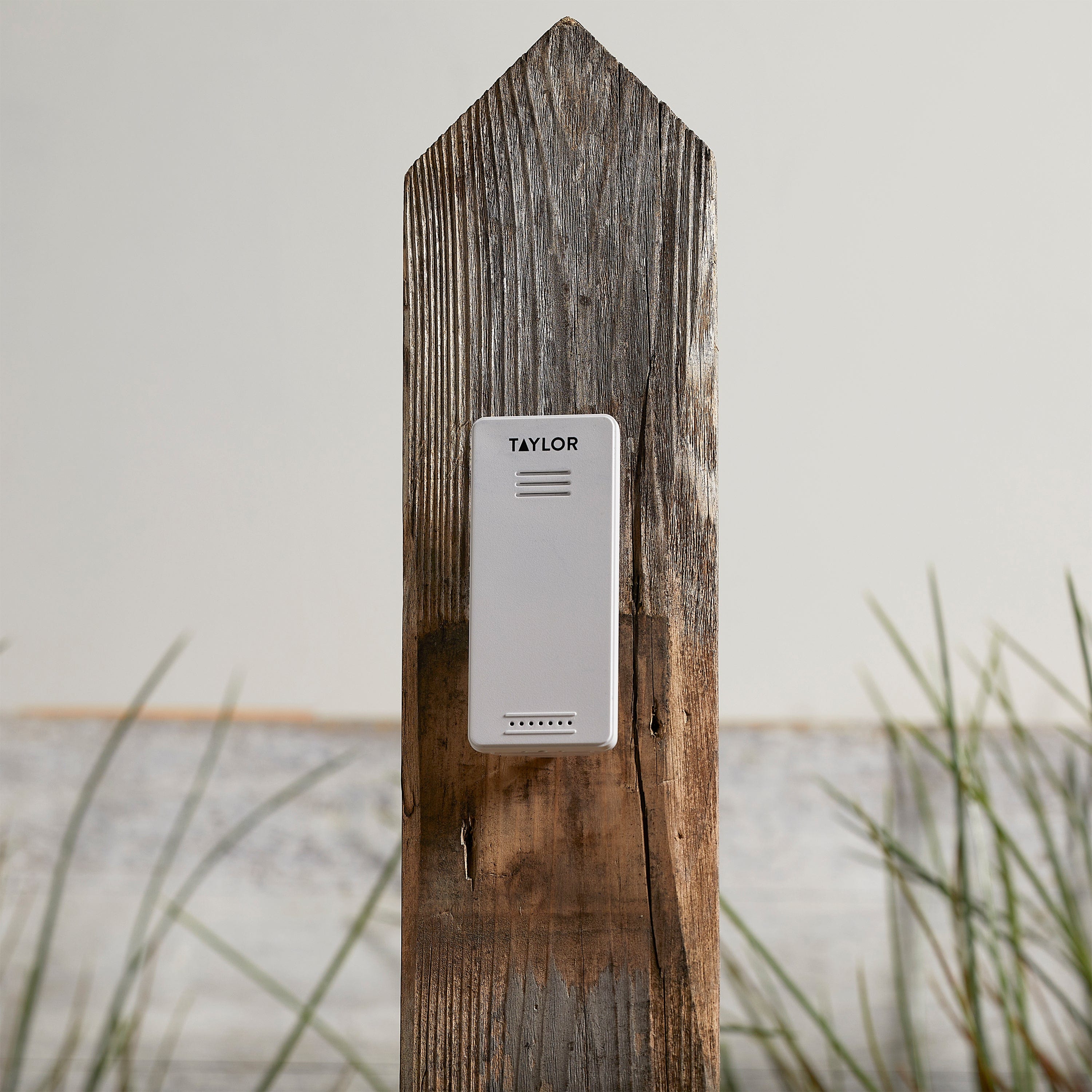 Digital Wireless Round Indoor Comfort Level Thermometer and Clock